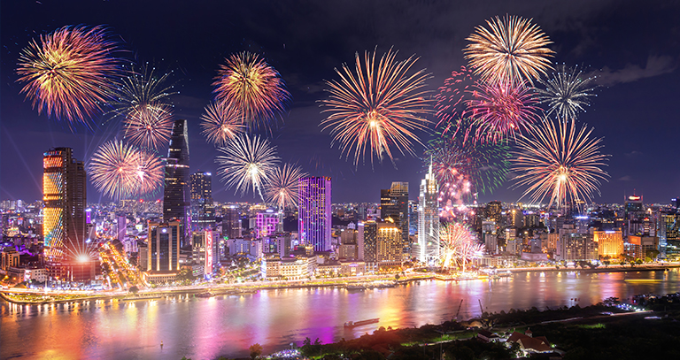 7 Best International Destinations To Celebrate New Year! - Travellfy